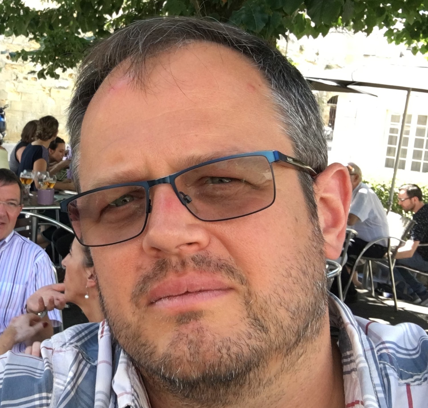 Siôn Charles…